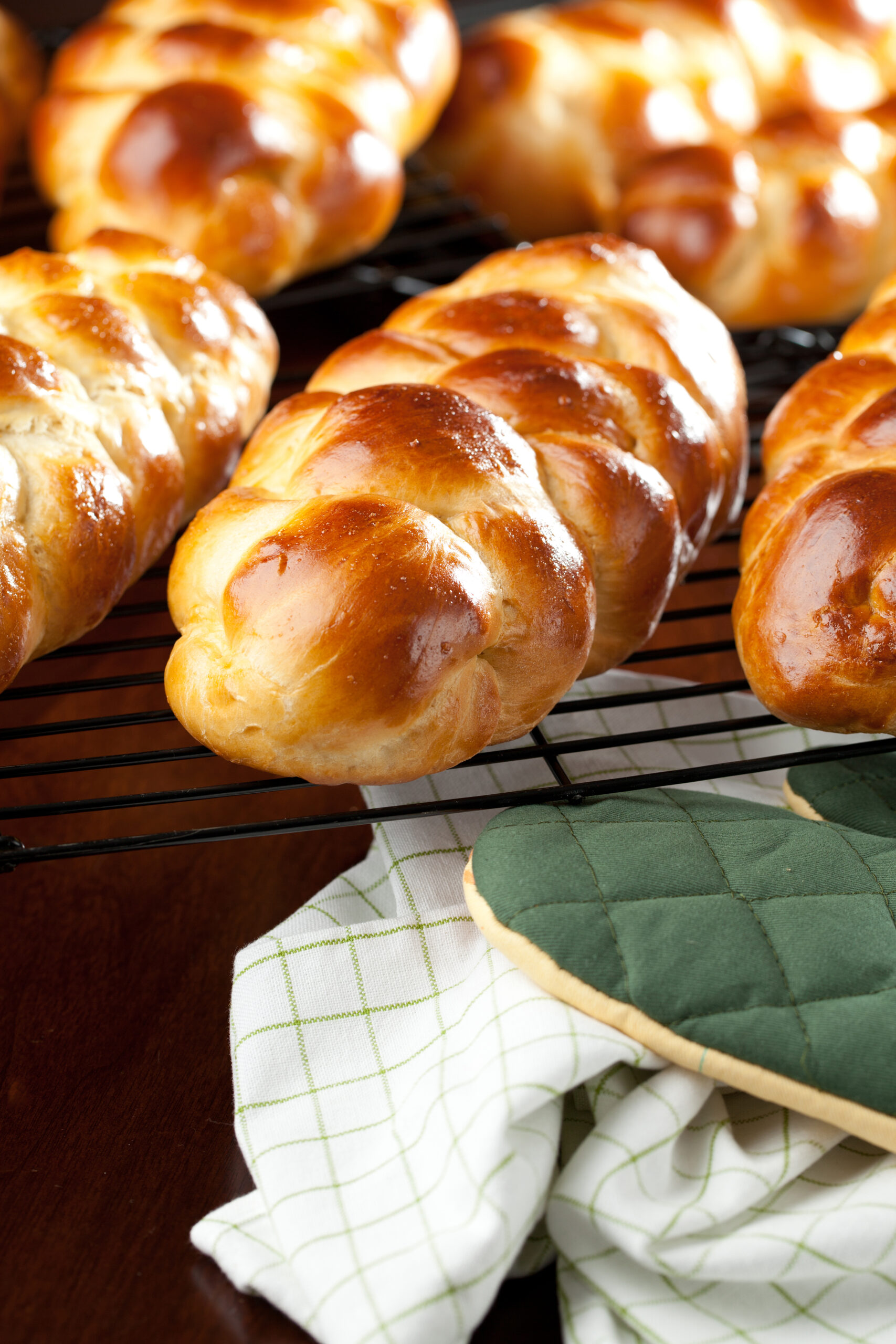 Round Rosh Hashanah Challah Recipe: How to Make It - Prep + Rally